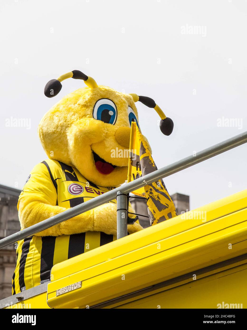BVB 09 Borussia Dortmund football club fans celebrate in Trafalgar ...