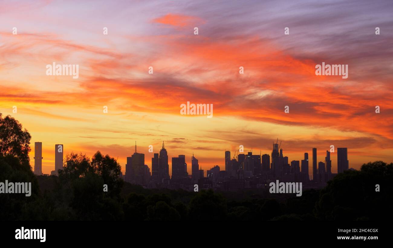 Melbourne australia skyline city silhouette hi-res stock photography ...