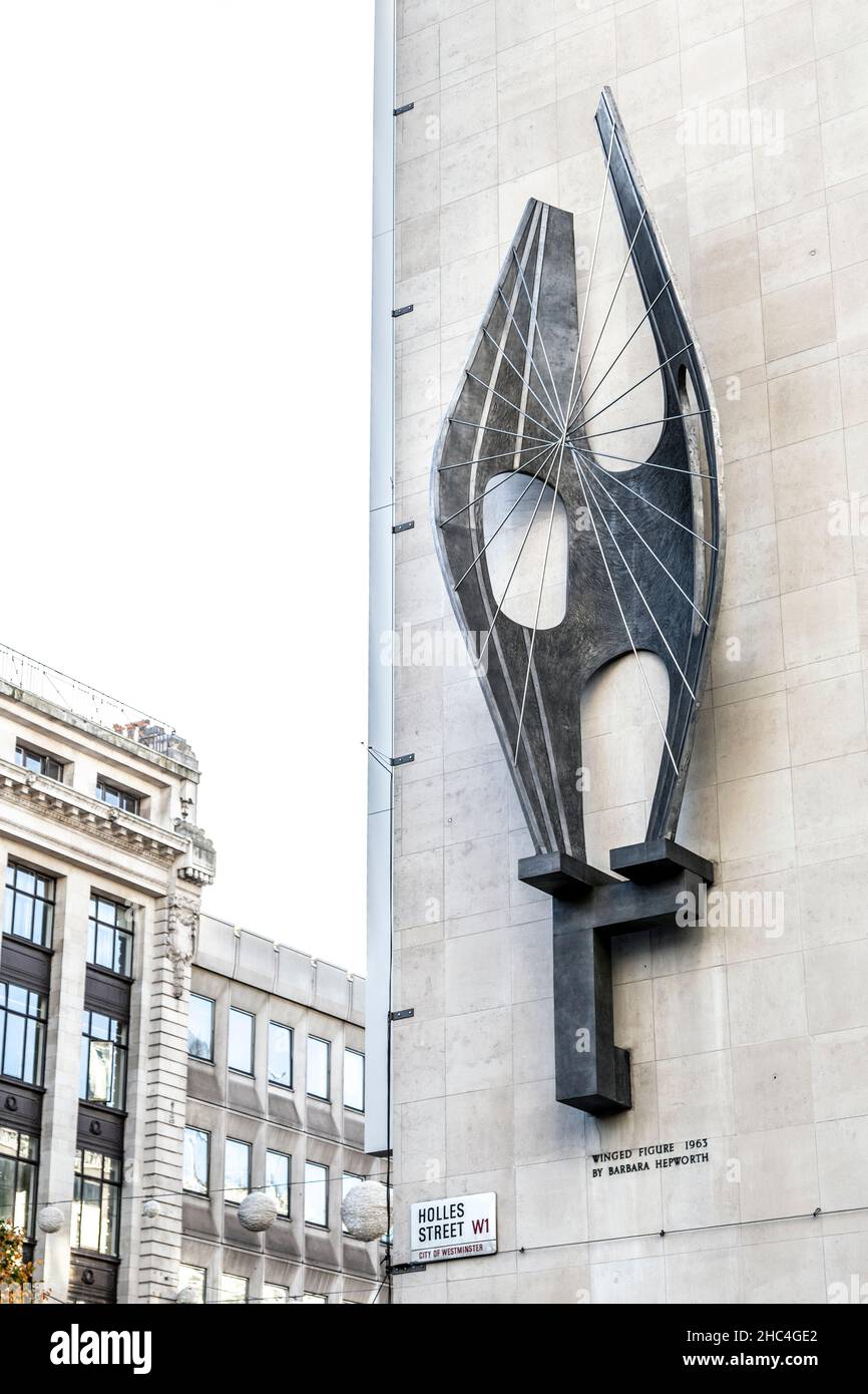 Barbara hepworth sculpture john lewis hi-res stock photography and ...