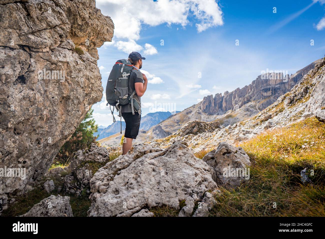 Person from behind backpack hi-res stock photography and images - Alamy