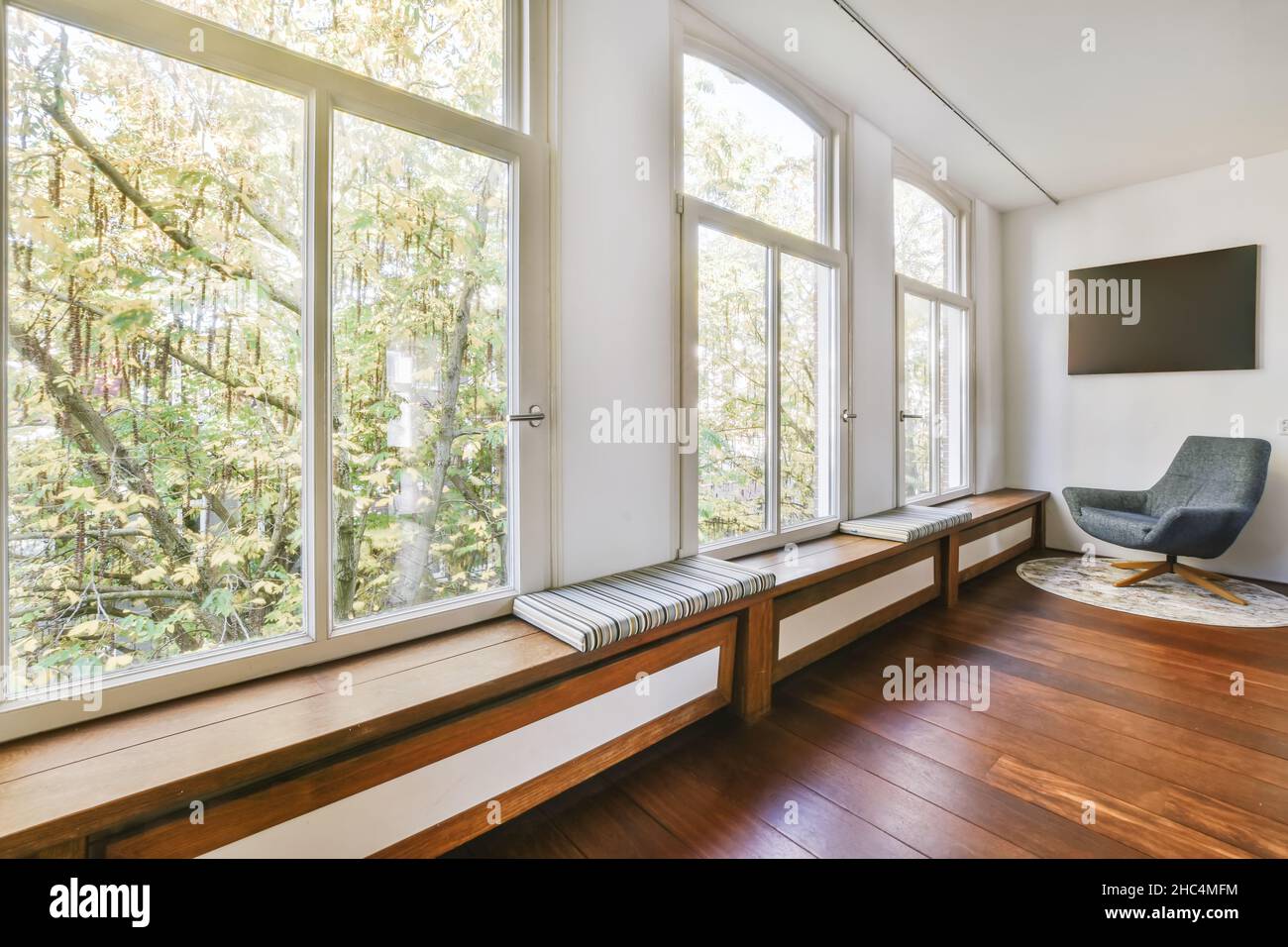 Beautiful window design in a modern house Stock Photo - Alamy