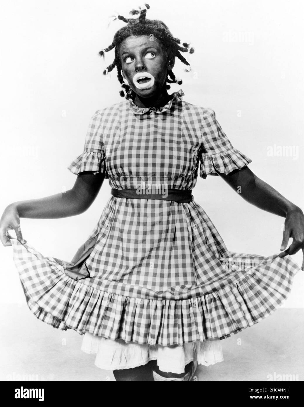 JUDY GARLAND in EVERYBODY SING (1938), directed by EDWIN L. MARIN ...