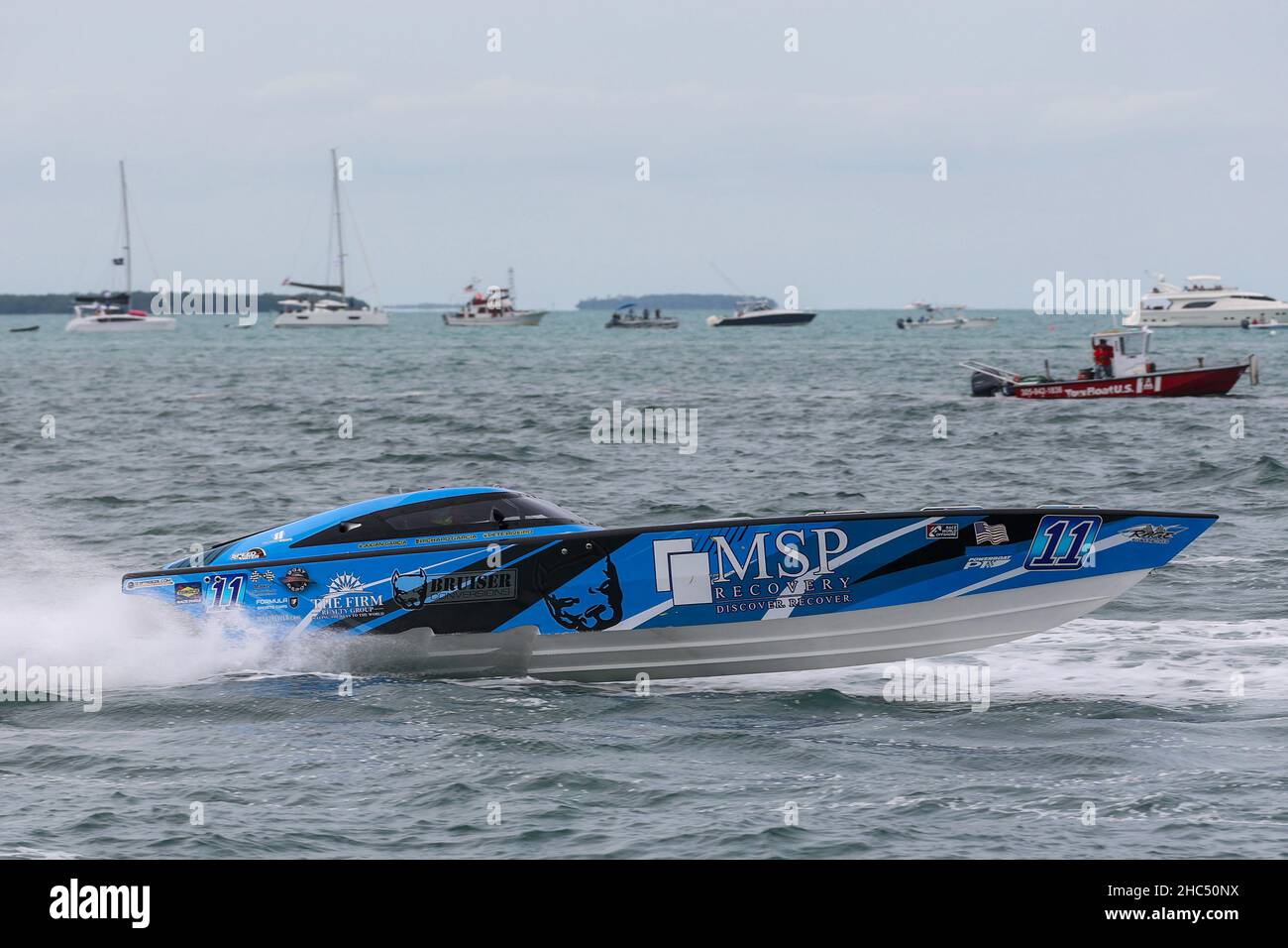 Motorboat offshore ocean race hi-res stock photography and images - Alamy