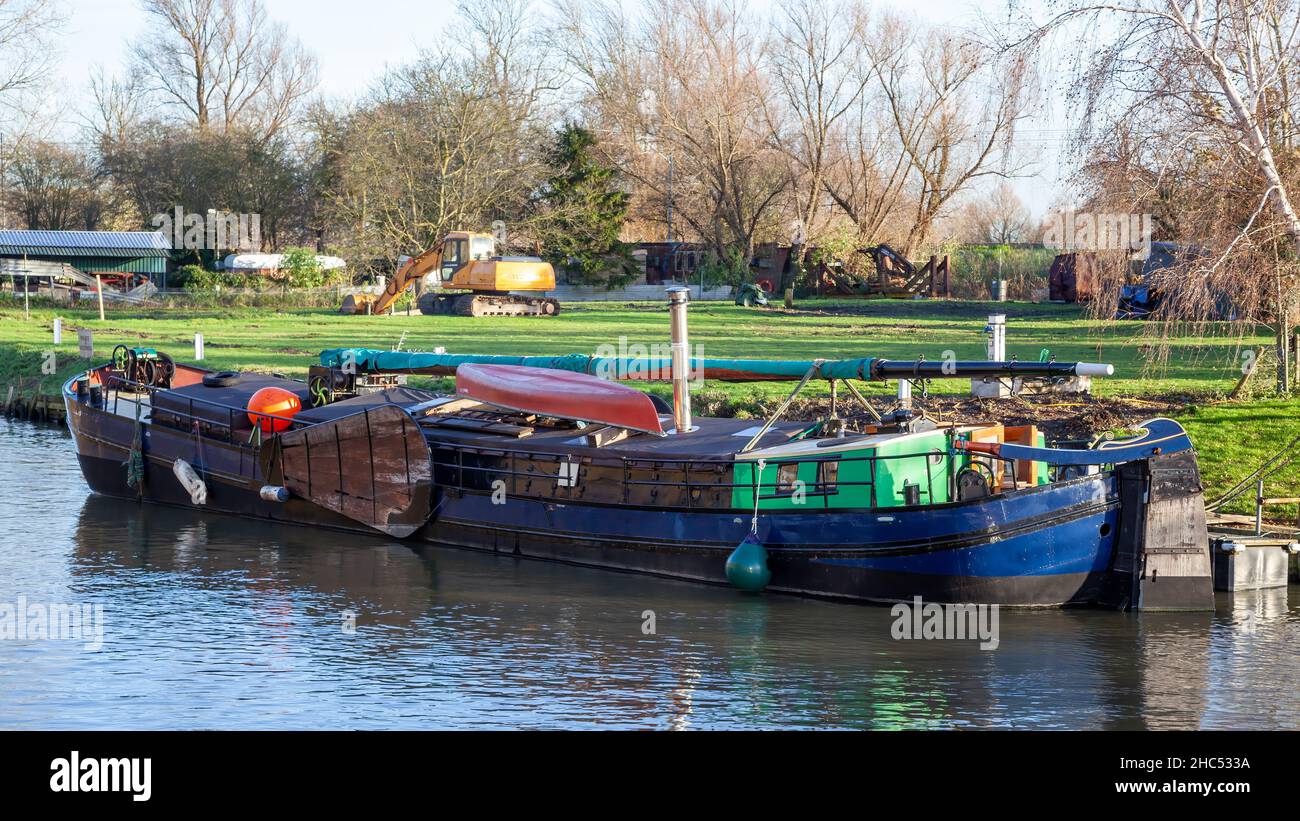 Barge moored buoys on hi-res stock photography and images - Alamy