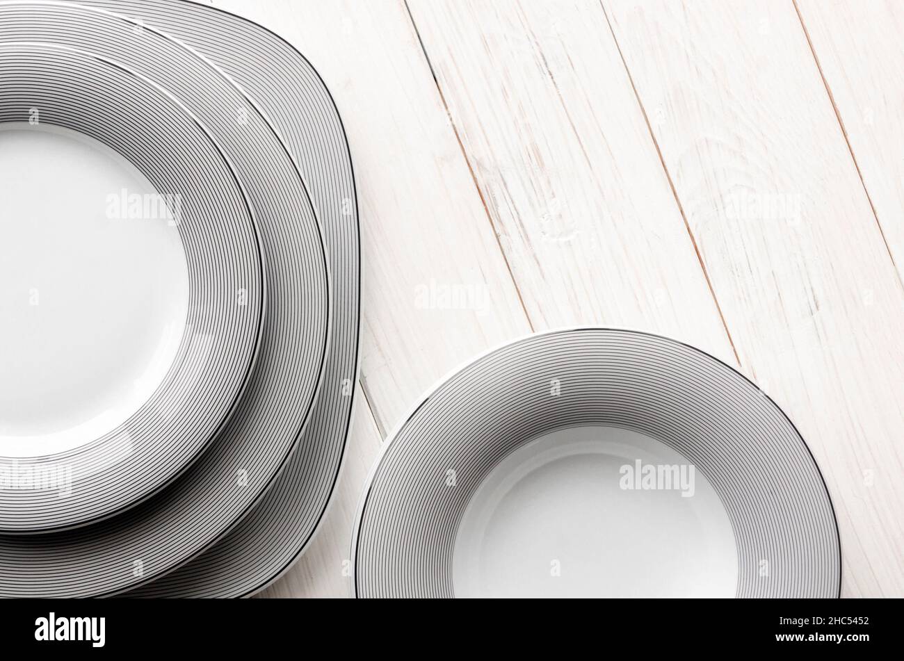 Set of plates different sizes hi-res stock photography and images - Alamy