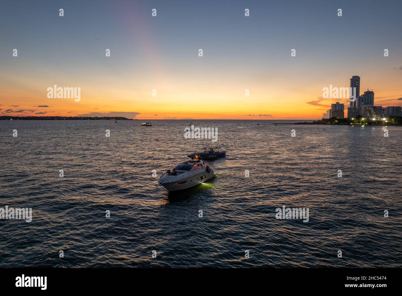 Motorboat nature hi-res stock photography and images - Alamy