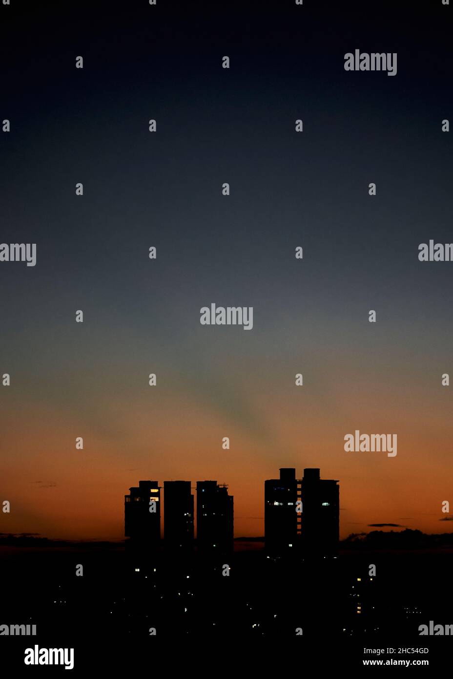 High rise construction sunset hi-res stock photography and images - Alamy