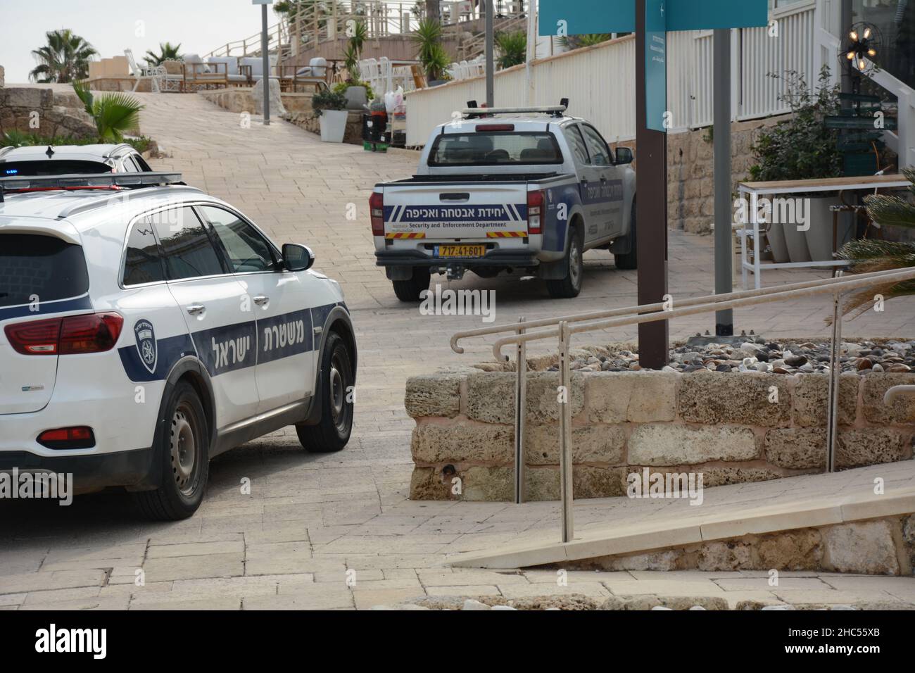 Israeli police logo hi-res stock photography and images - Alamy