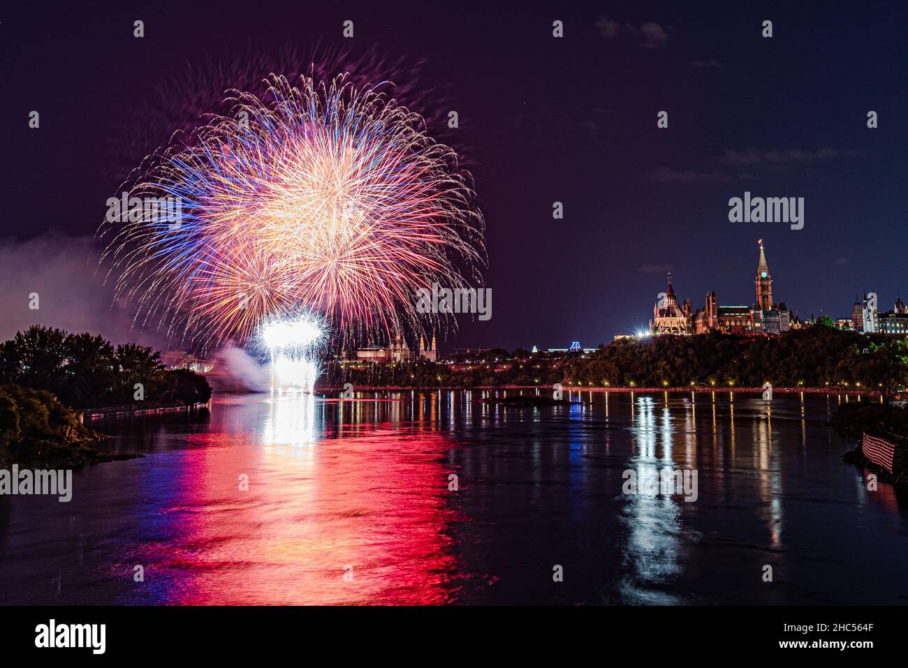 Canada day fireworks ottawa hi-res stock photography and images - Alamy