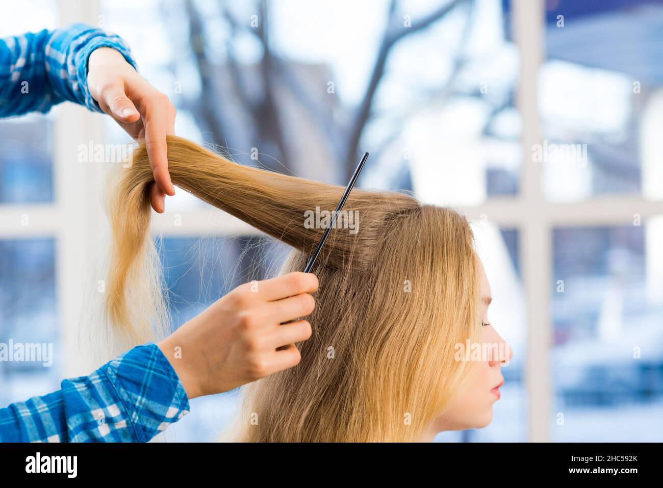 close up combing hair Stock Photo - Alamy