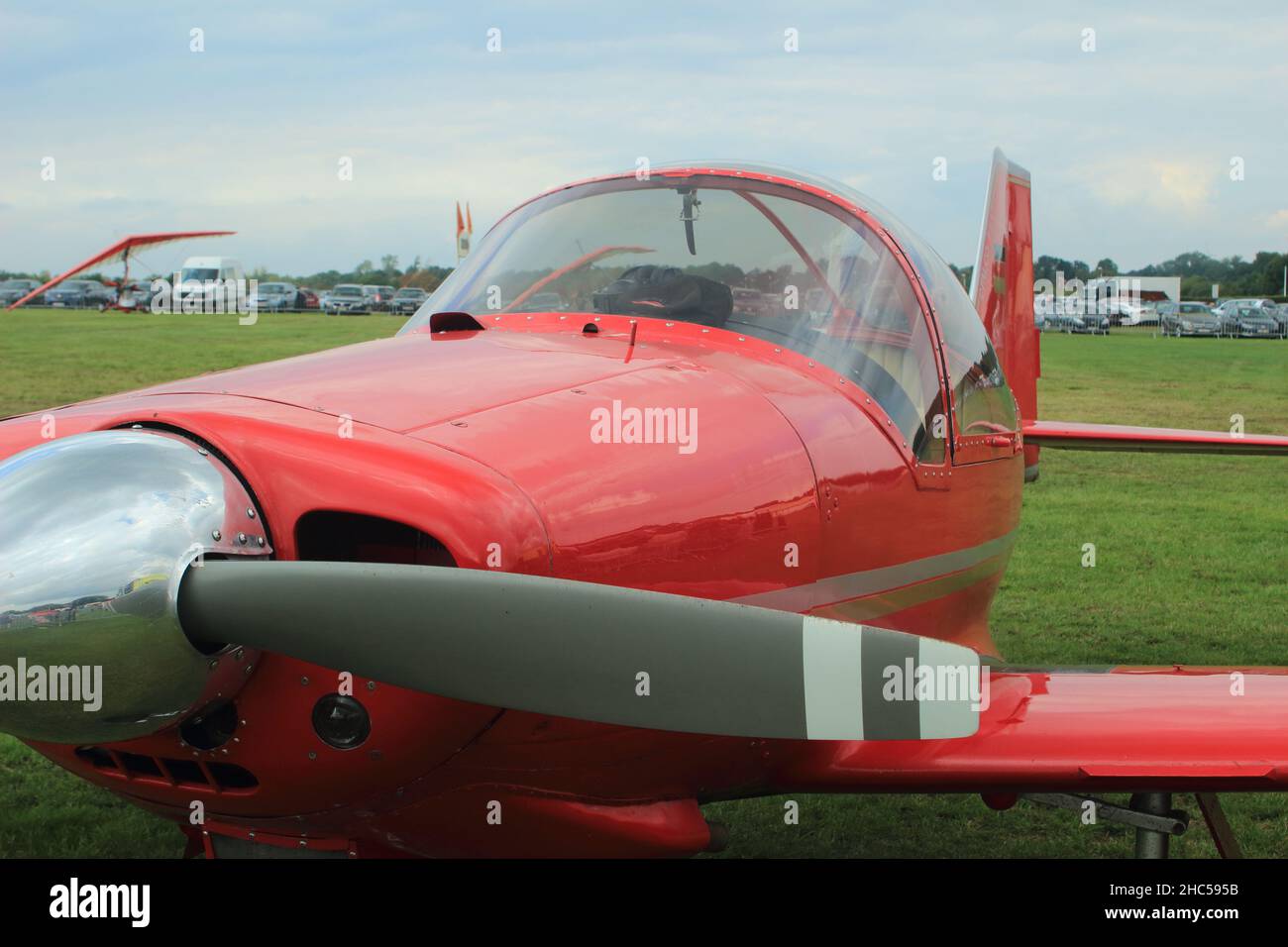 Red airplane hi-res stock photography and images - Alamy