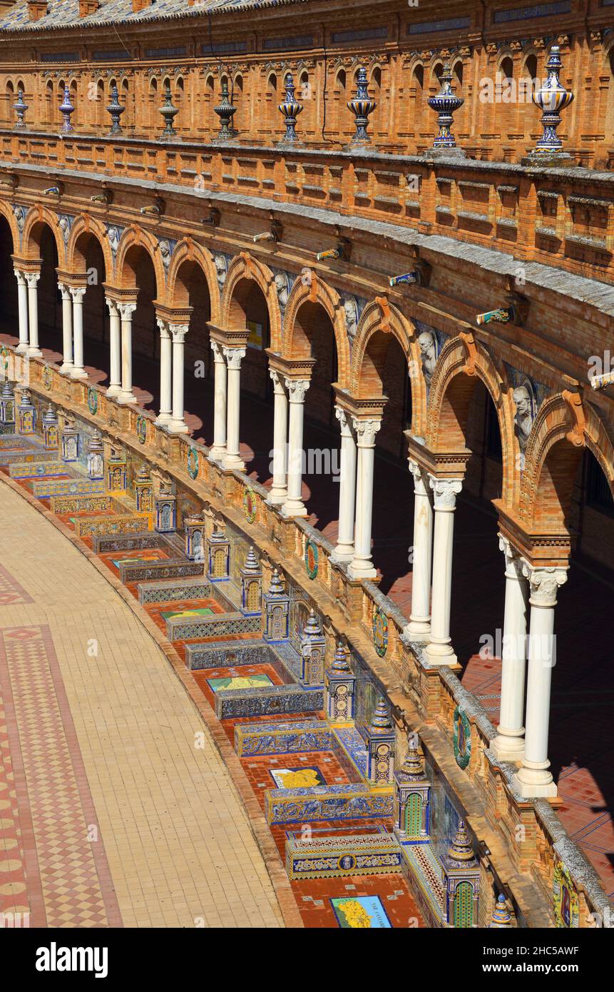 Seville moorish architecture arch hi-res stock photography and images ...