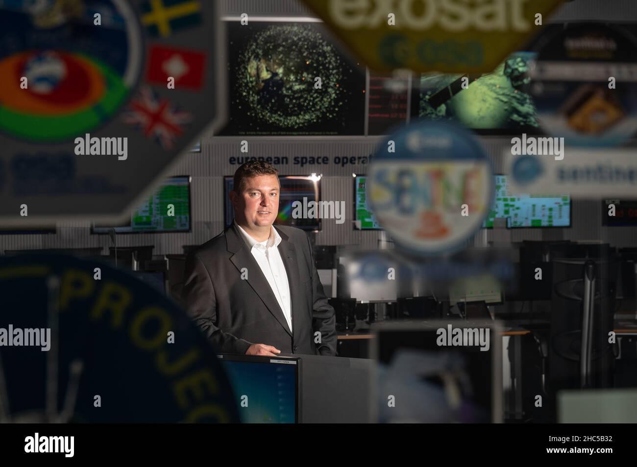 Darmstadt, Germany. 21st Dec, 2021. Simon Plum, head of mission ...