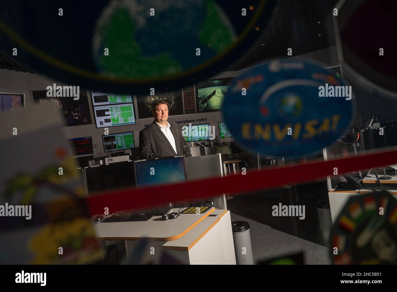 Darmstadt, Germany. 21st Dec, 2021. Simon Plum, head of mission ...