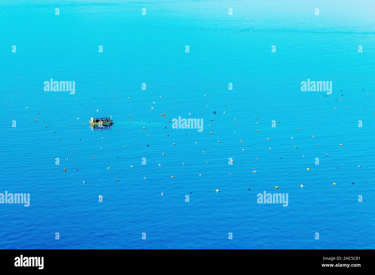 Humanitarian aid ship hi-res stock photography and images - Alamy