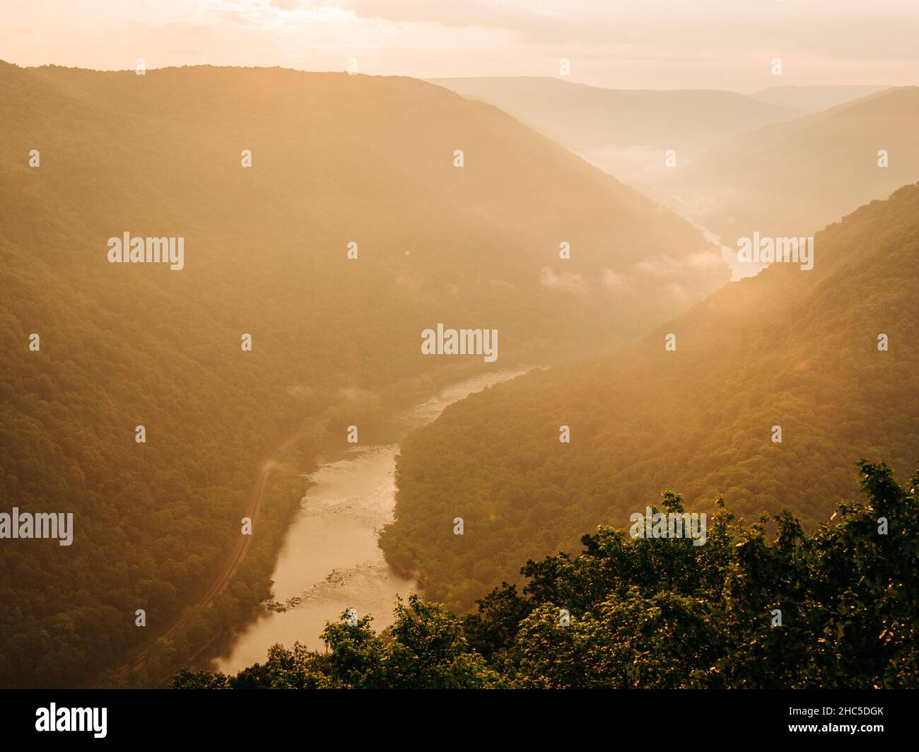 Sunrise view from Grandview, in the New River Gorge, West Virginia ...