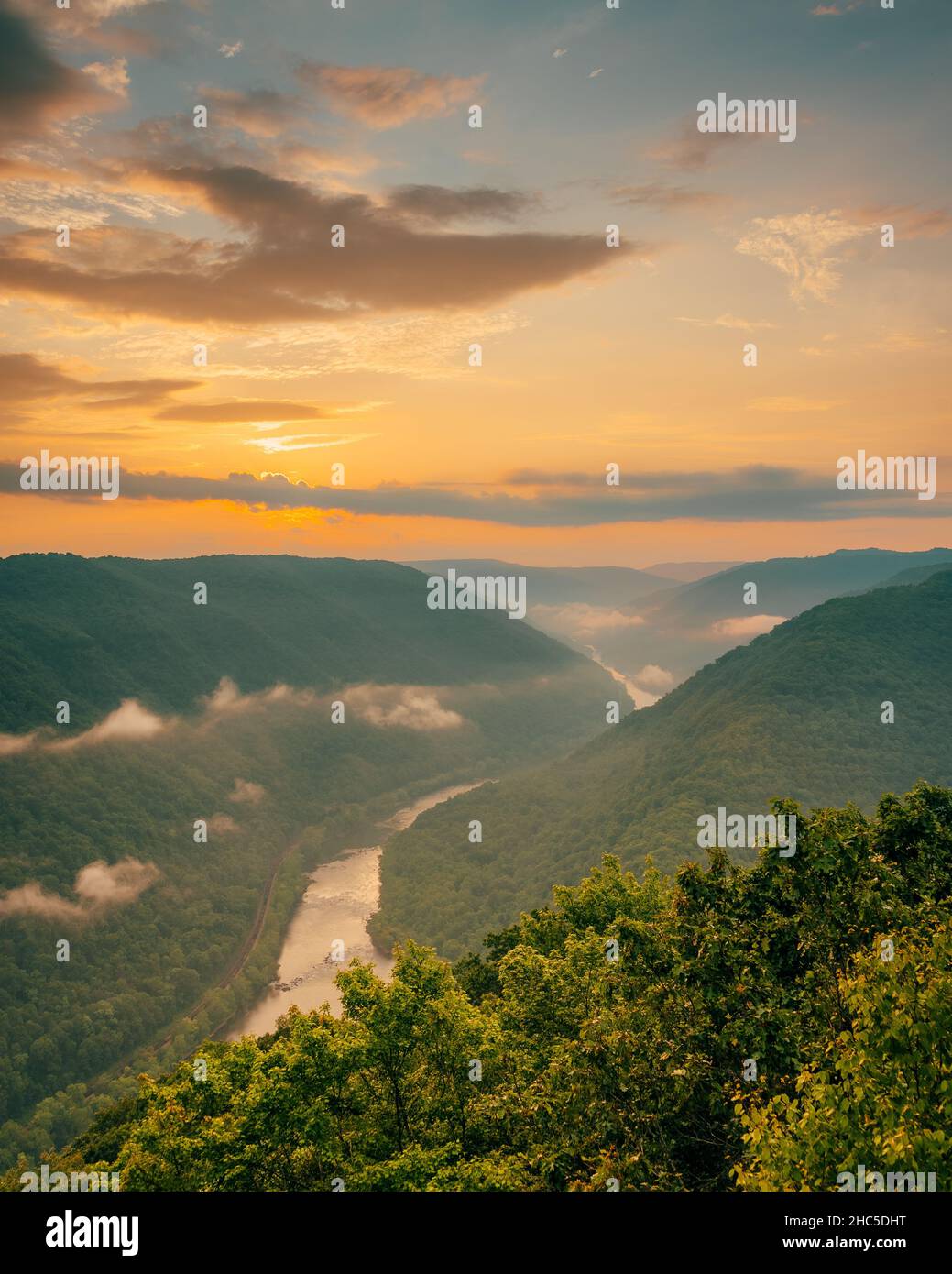 Sunrise view from Grandview, in the New River Gorge, West Virginia ...