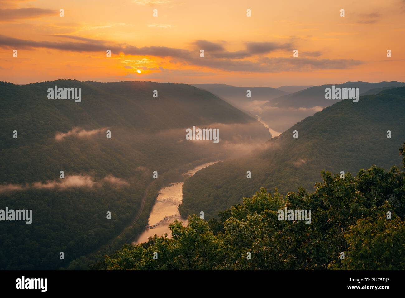 Sunrise view from Grandview, in the New River Gorge, West Virginia ...