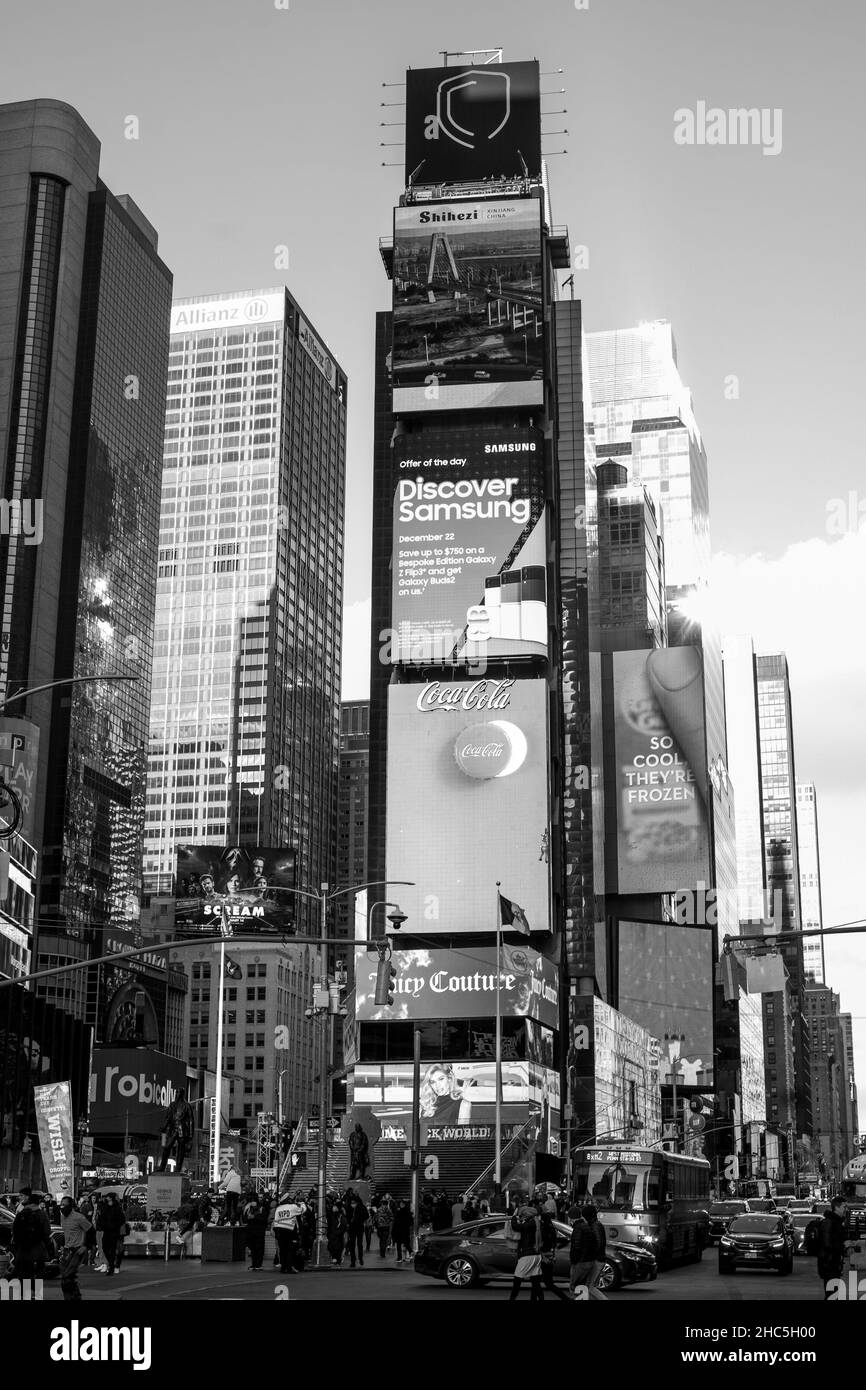 Covid 19 in new york city Black and White Stock Photos & Images - Alamy