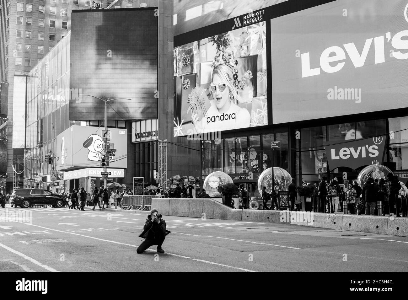 Covid 19 in new york city Black and White Stock Photos & Images - Alamy