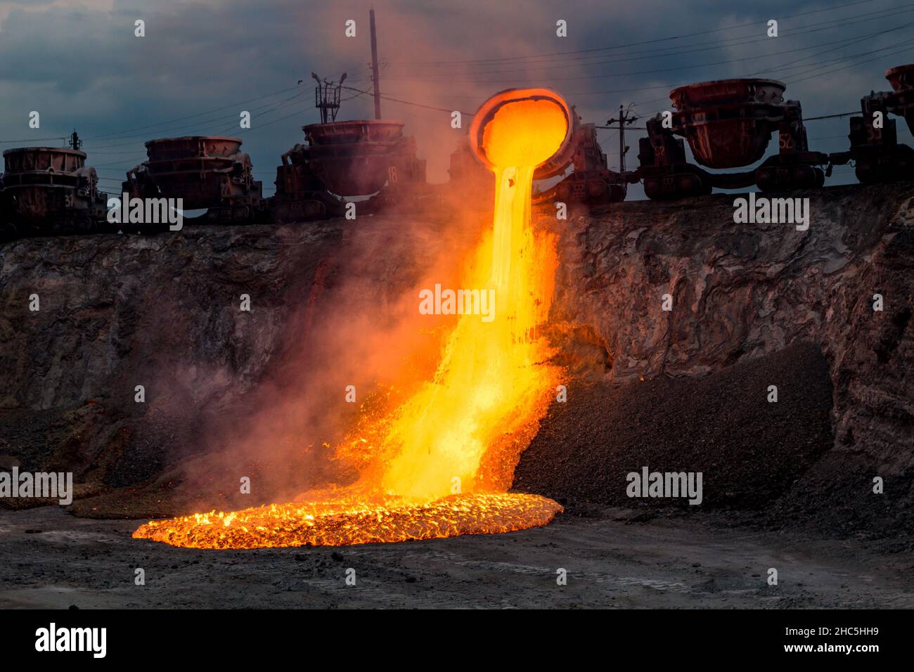Molten sulfur hi-res stock photography and images - Alamy