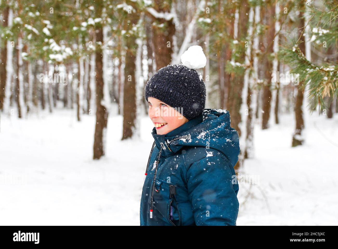 Snowball on head hi-res stock photography and images - Alamy