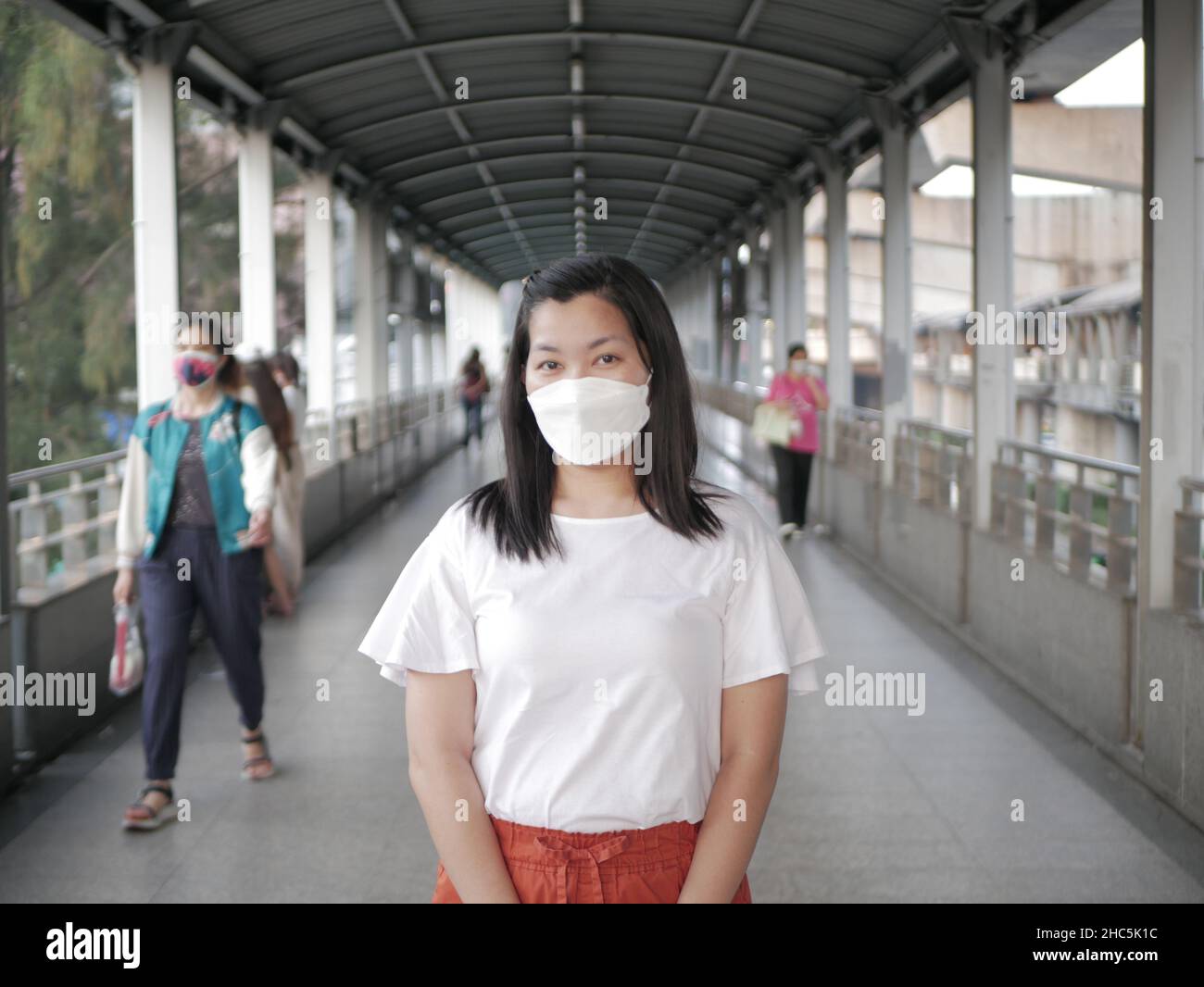 Overground crossing hi-res stock photography and images - Alamy