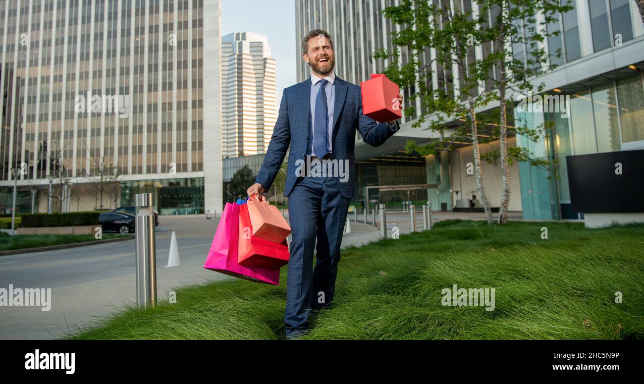 Happy birthday bags gift hi-res stock photography and images - Alamy