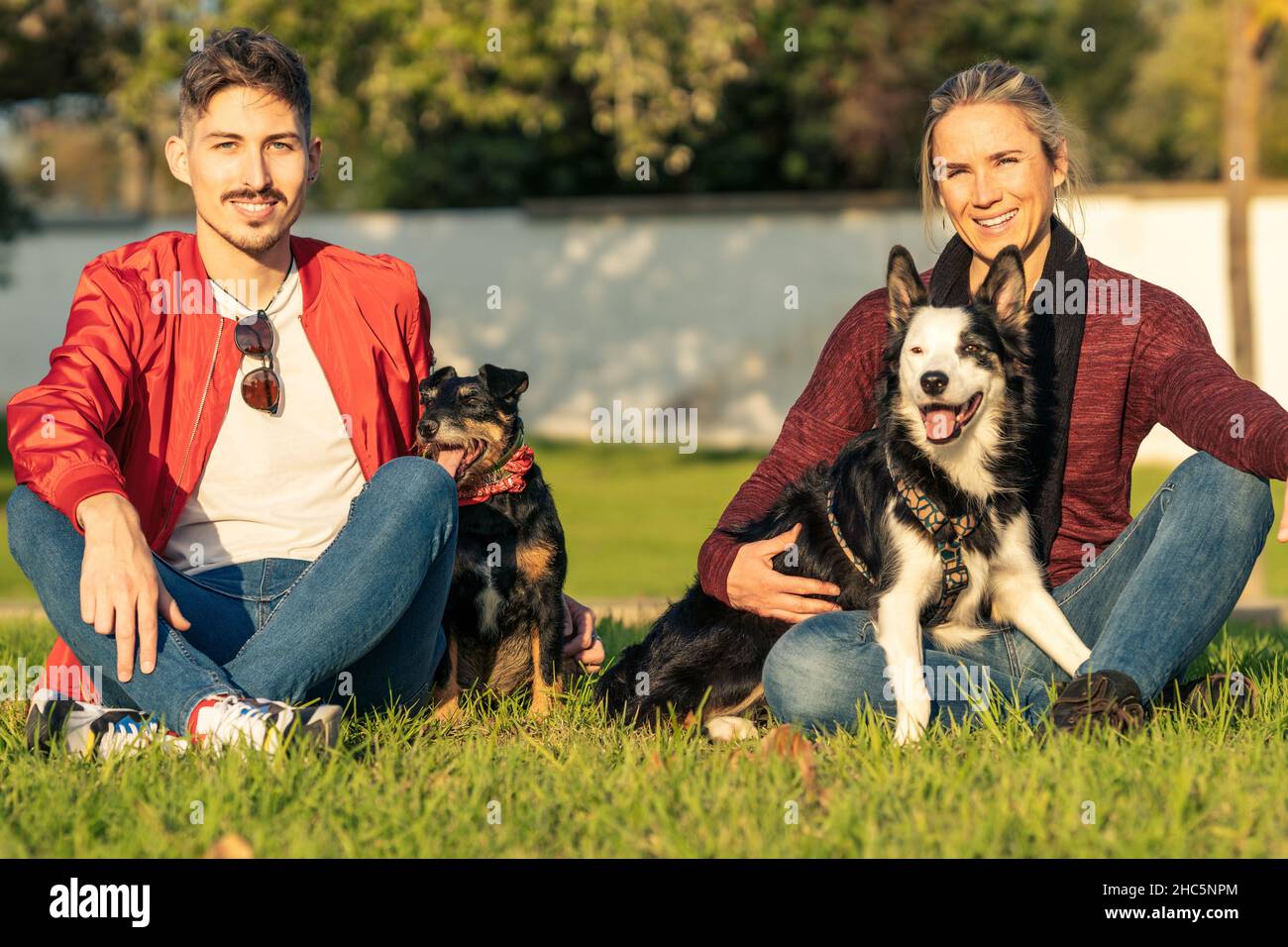 Woman sitting on man lap hi-res stock photography and images - Alamy