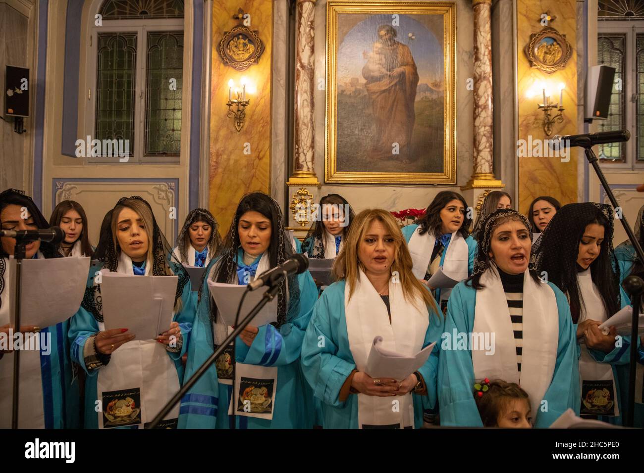 Celebration of the Christmas liturgy by Arab Catholics at the St ...