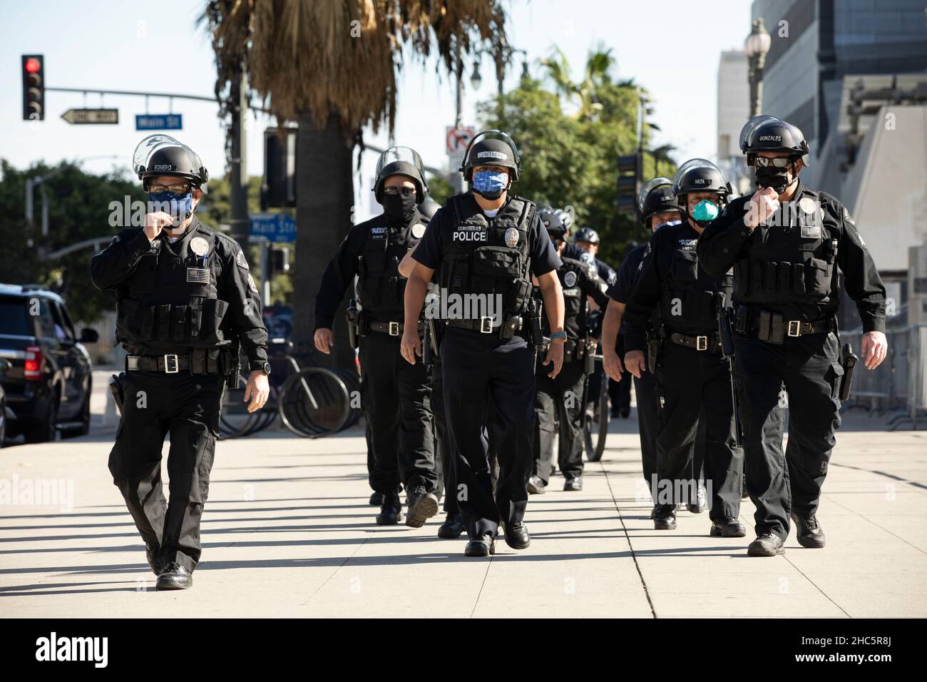 A police unit responds to the scene of an emergency Stock Photo - Alamy
