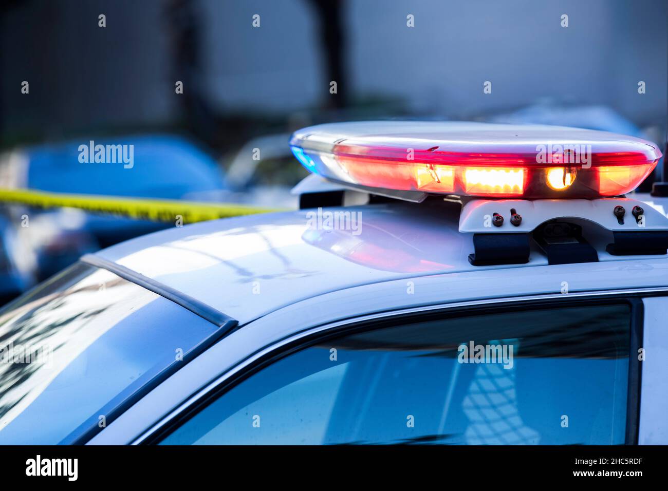 A police unit responds to the scene of an emergency Stock Photo - Alamy