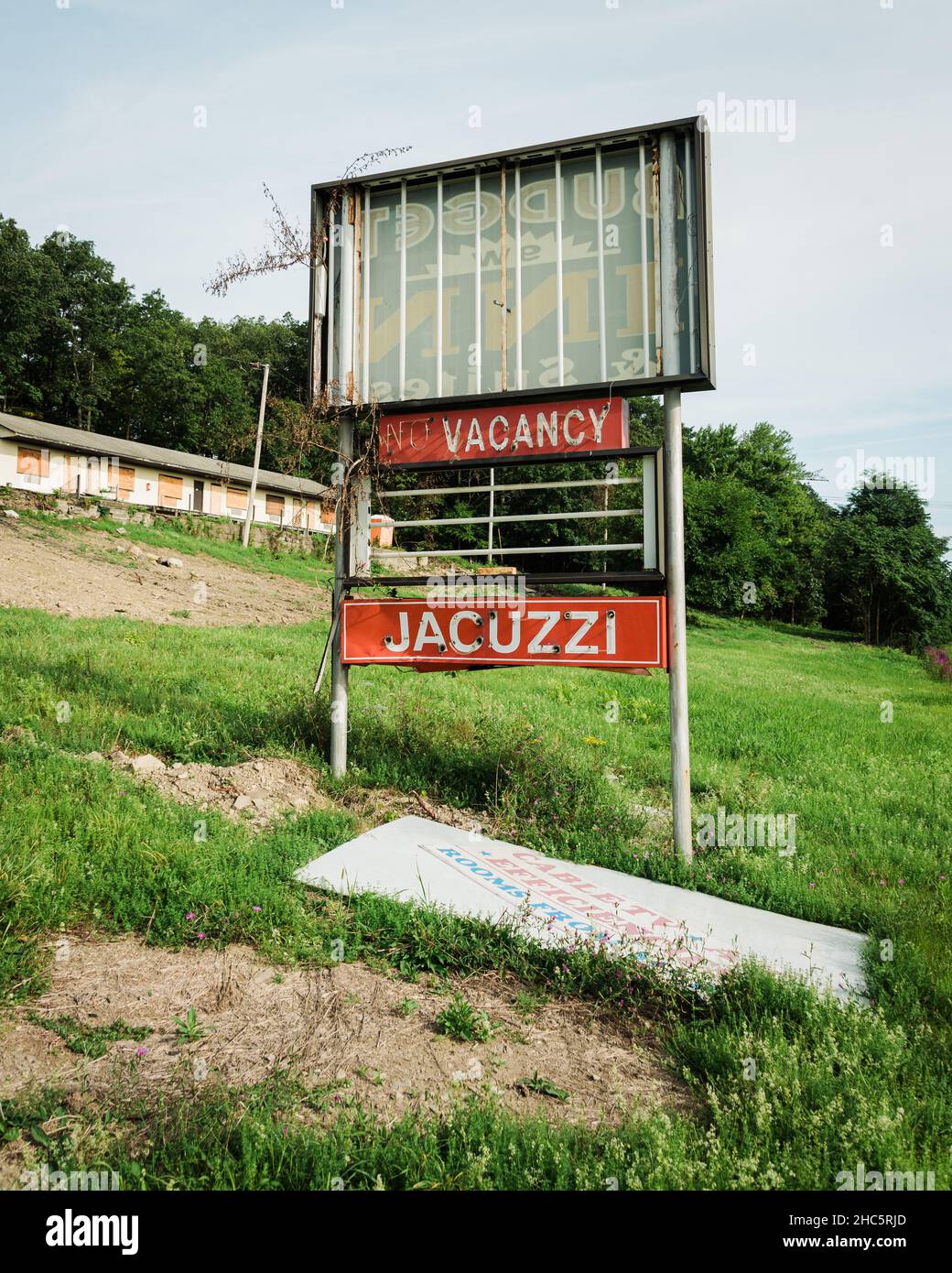 Budget Inn sign, in Coxsackie, New York Stock Photo - Alamy