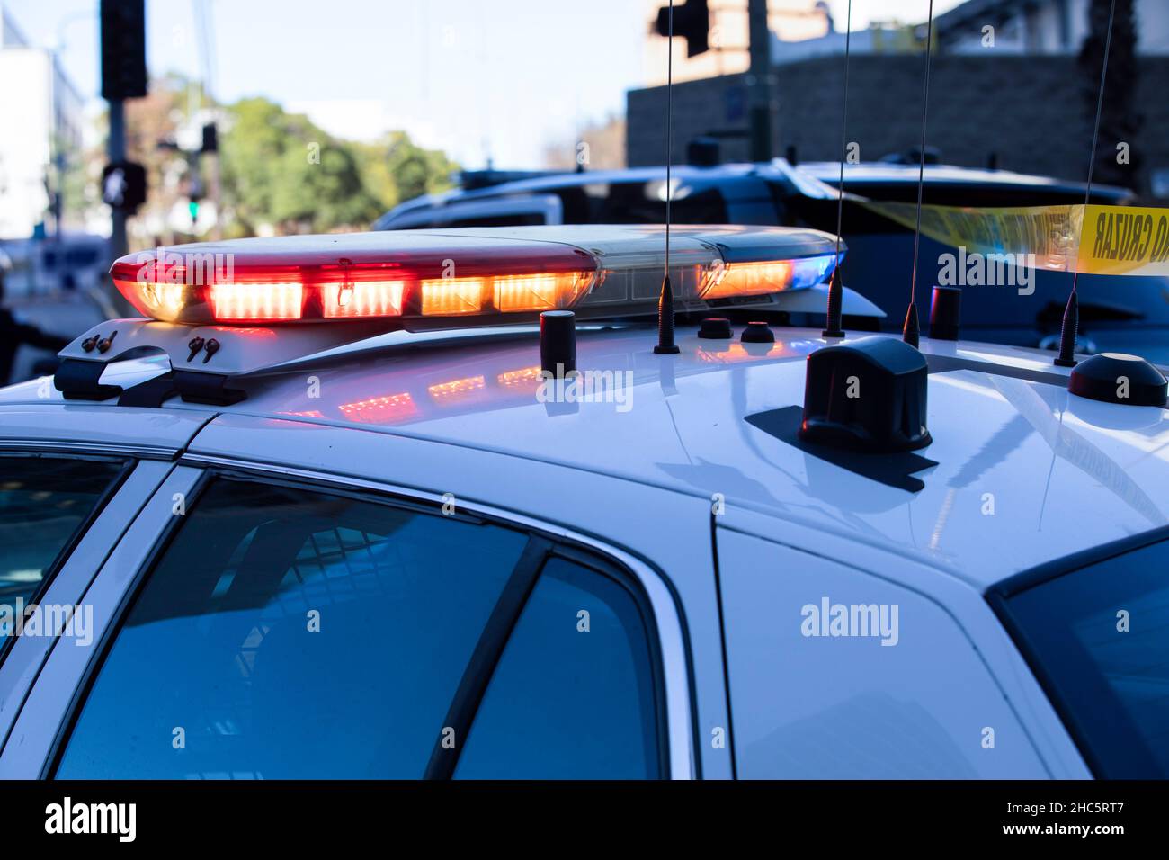 A police unit responds to the scene of an emergency Stock Photo - Alamy