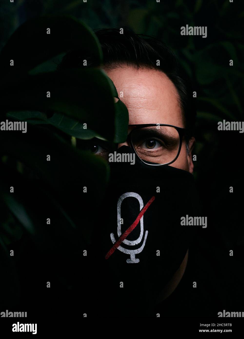 Microphone mask hi-res stock photography and images - Alamy