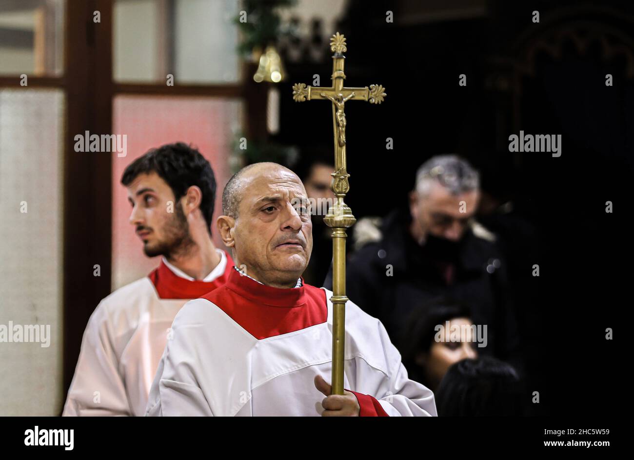 Latin boy carrying cross hi-res stock photography and images - Alamy