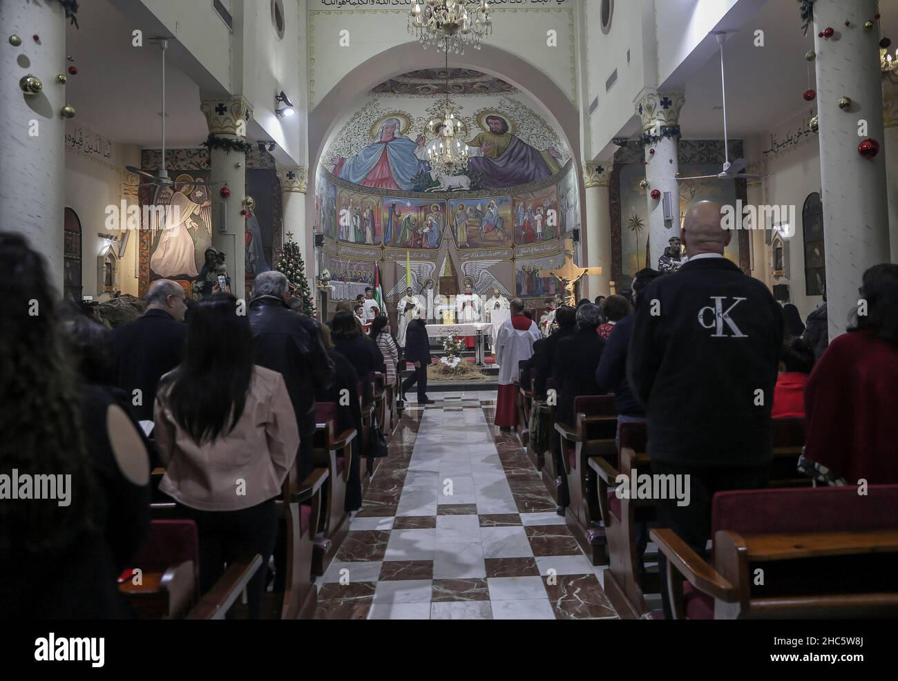 Gaza, Palestine. 24th Dec, 2021. Palestinian Christians attend a ...