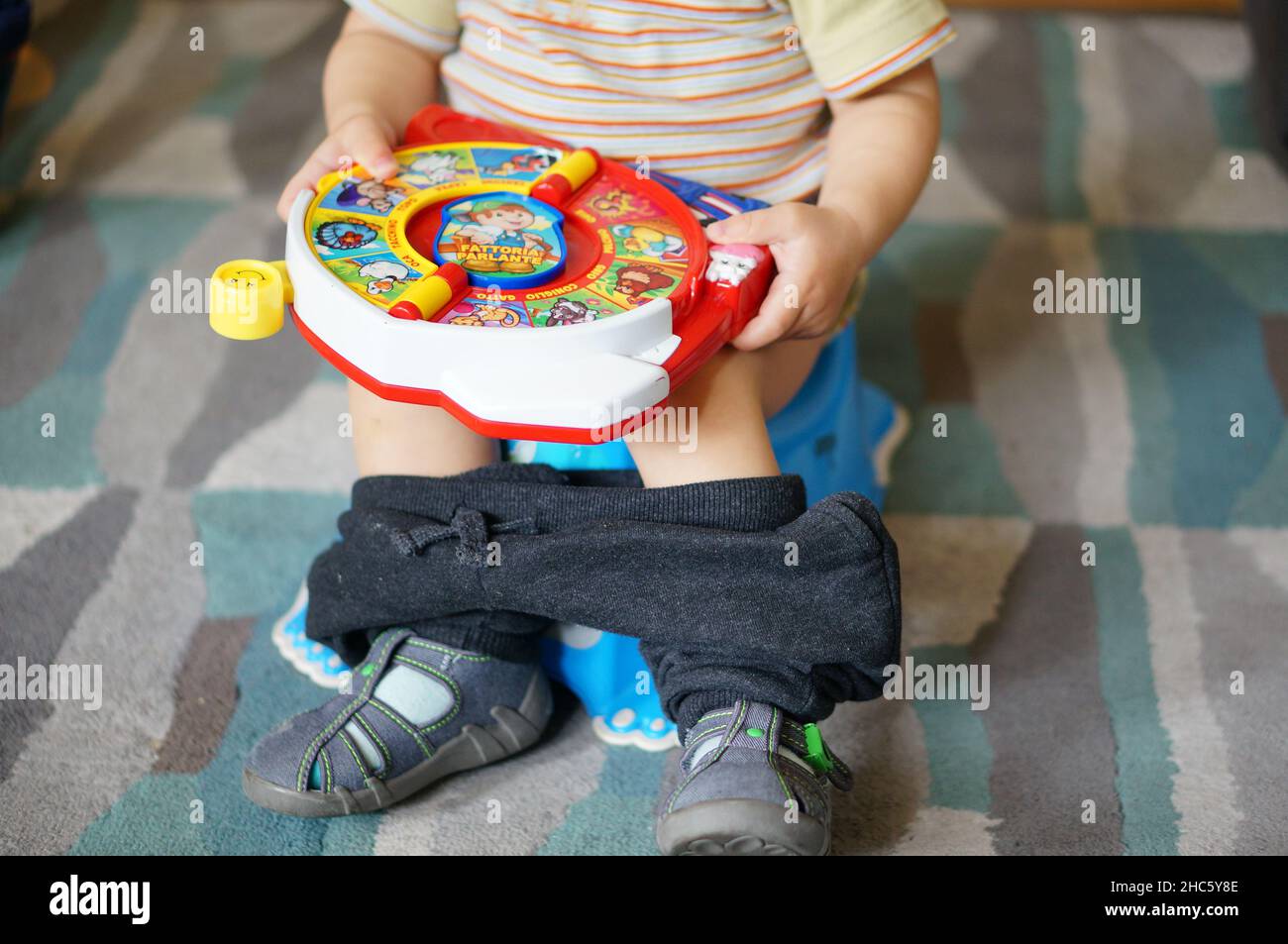 Boy on potty hi-res stock photography and images - Alamy