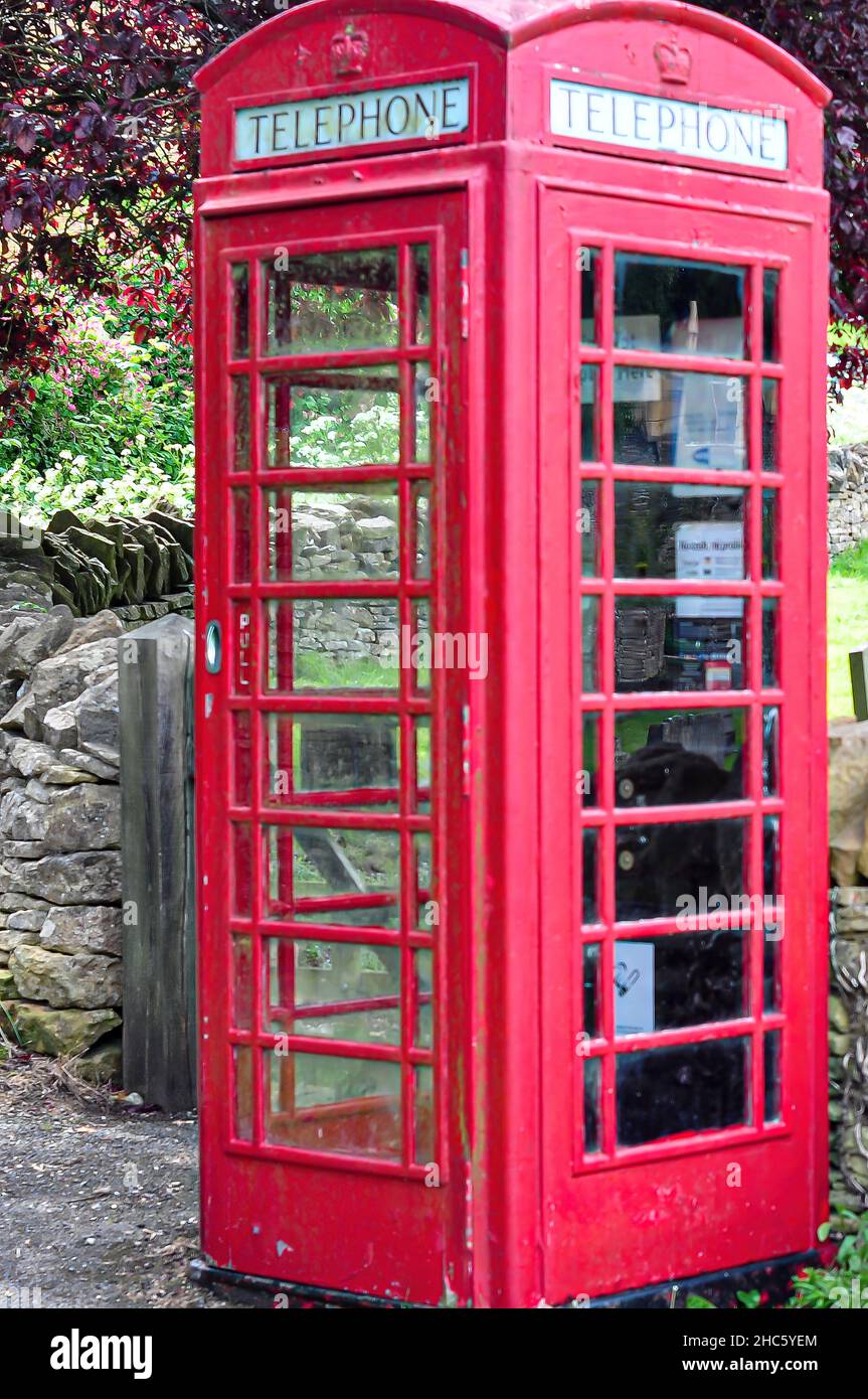 Vertical shot telephone box hi-res stock photography and images - Alamy