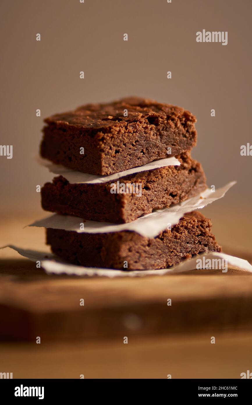 Sponge cake layers hi-res stock photography and images - Alamy