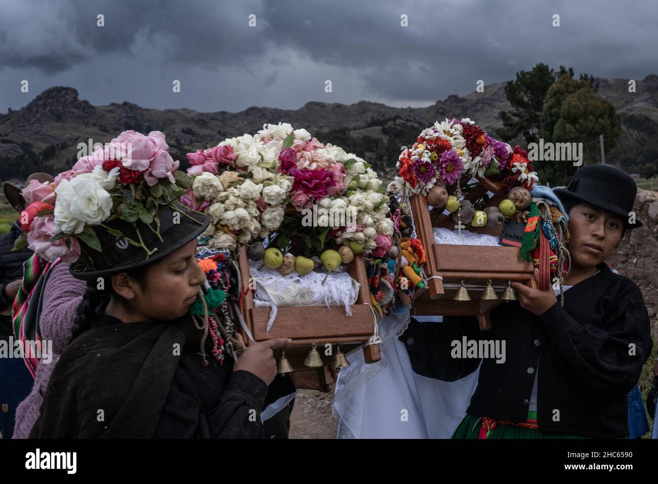 Peruvian indigenous communities hi-res stock photography and images - Alamy