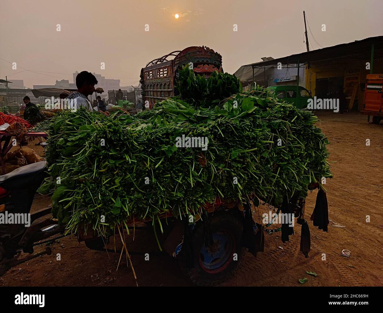 picture of spinach for sale in market Spinach is a leafy green ...