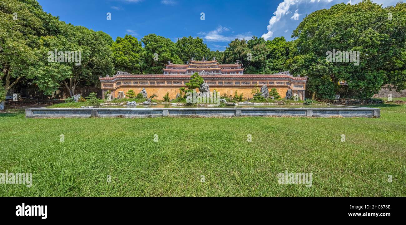 Wonderful view of the Phung Tien palace within the Citadel in Hue ...
