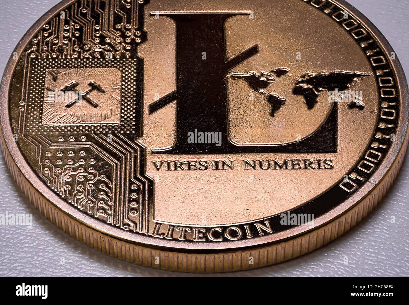 Physical banking hi-res stock photography and images - Alamy