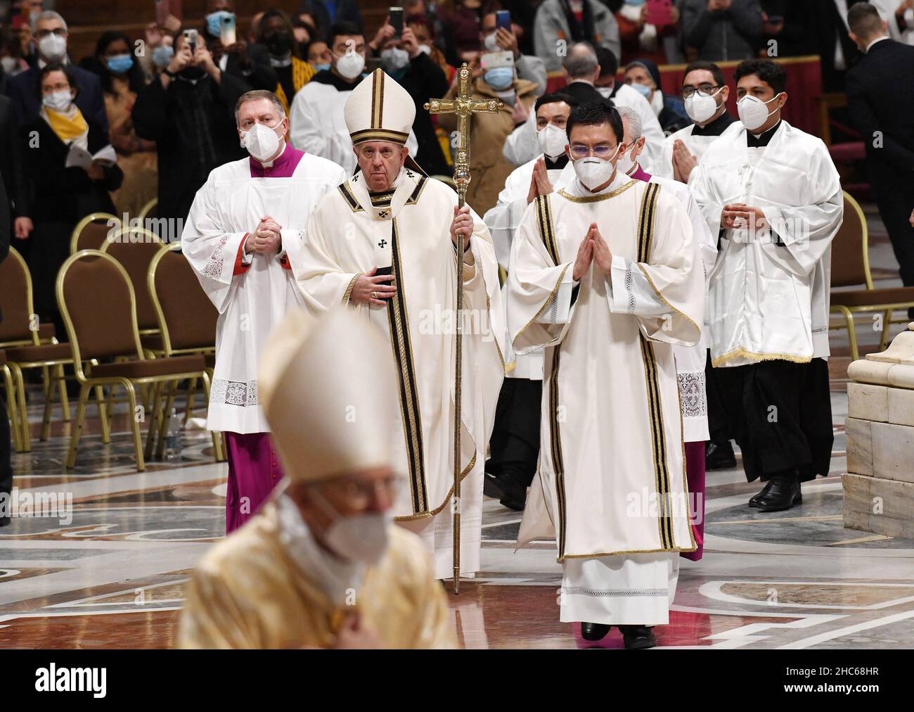 Christmas eve mass st basilica hi-res stock photography and images - Alamy