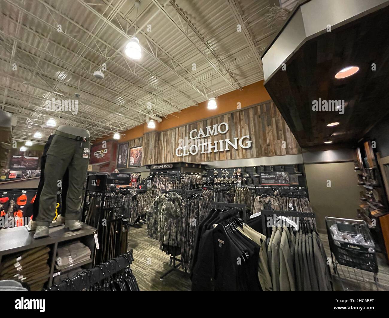 Augusta, Ga USA - 12 03 21: Cabelas retail store Cabela Parkway Stock ...