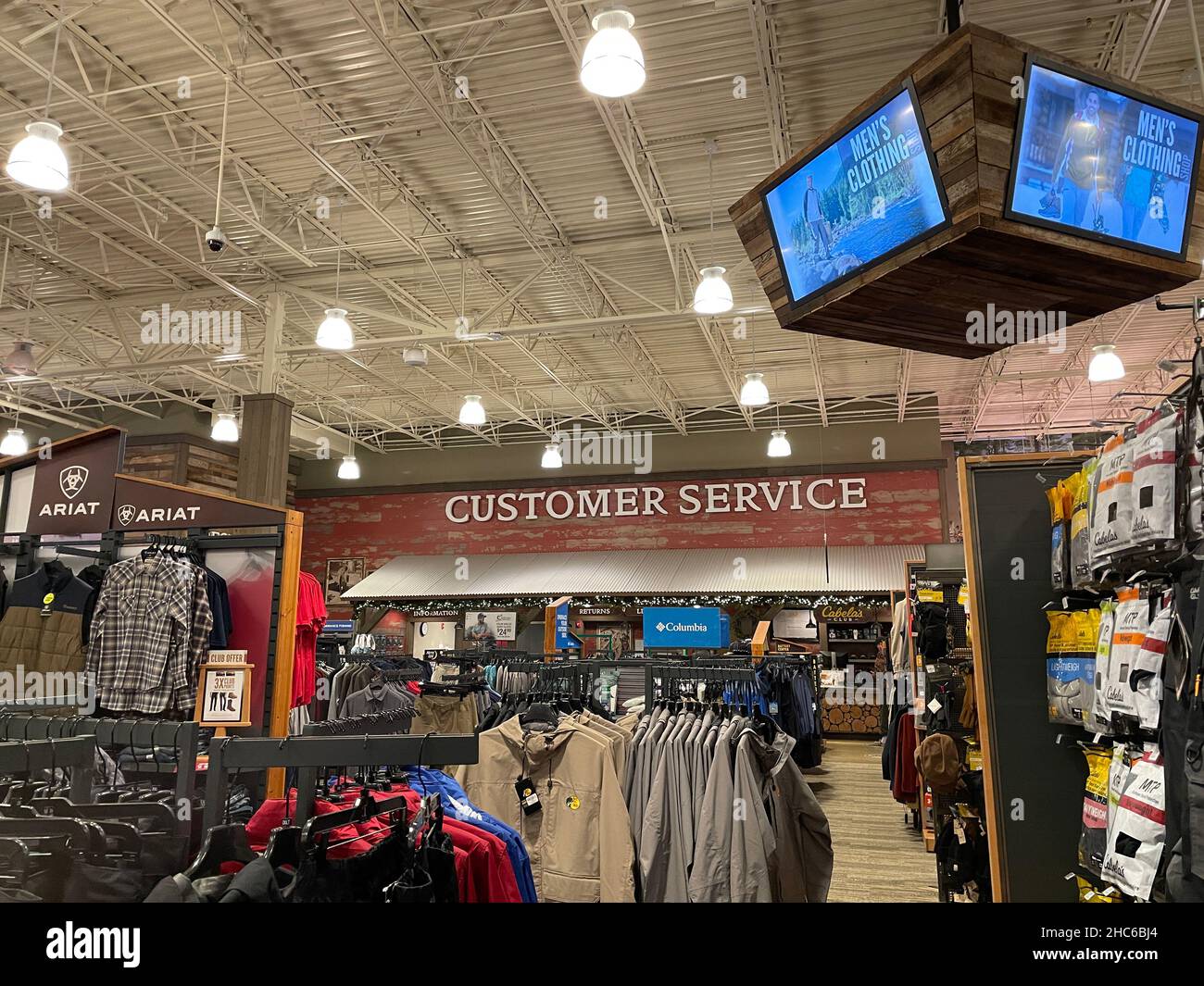 Augusta, Ga USA - 12 03 21: Cabelas retail store Cabela Parkway Stock ...