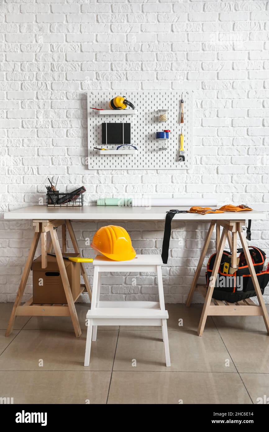 Peg board wall hi-res stock photography and images - Alamy