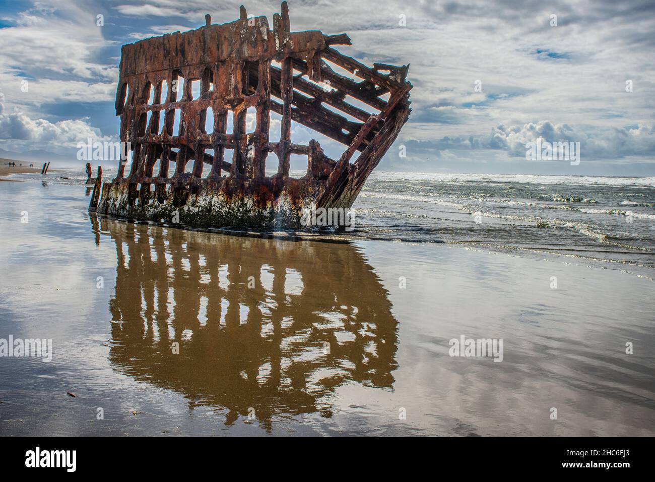 Wreck of the Peter Iredale shipwreck, in Fort Stevens State Park ...