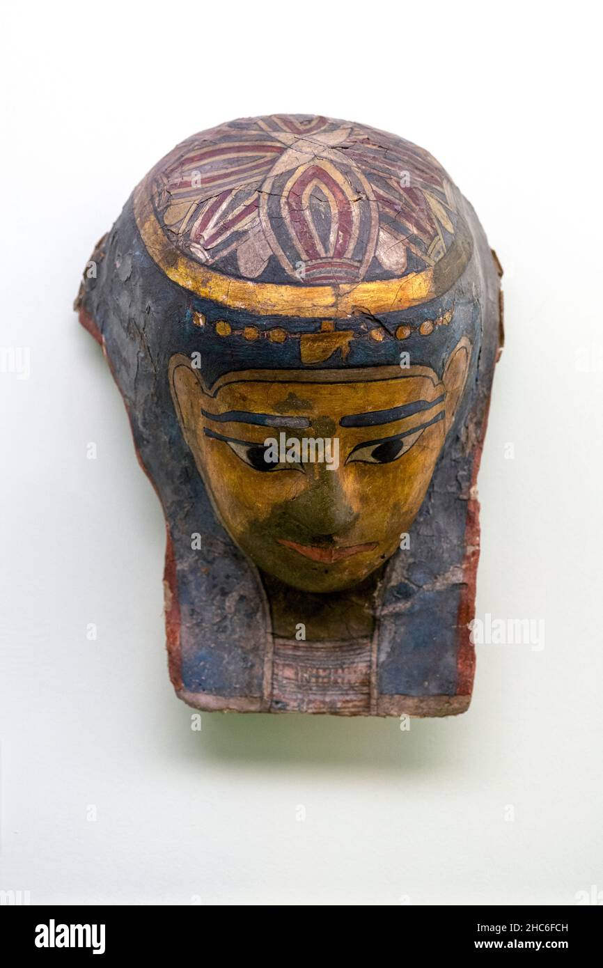 Mummy mask hi-res stock photography and images - Alamy